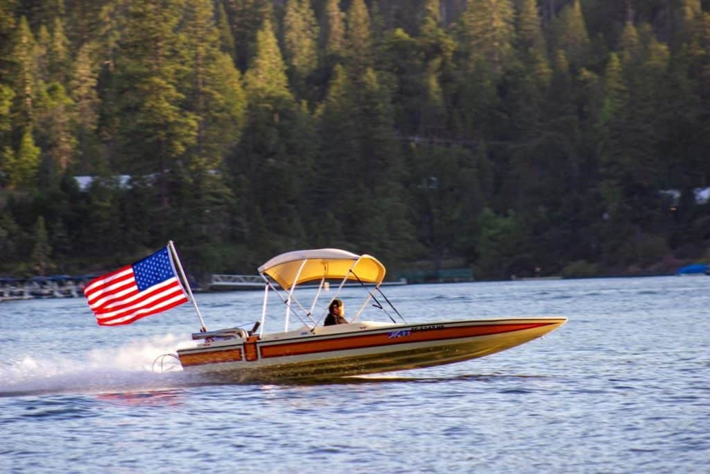Types of Powerboats: 33 Types And Their Uses